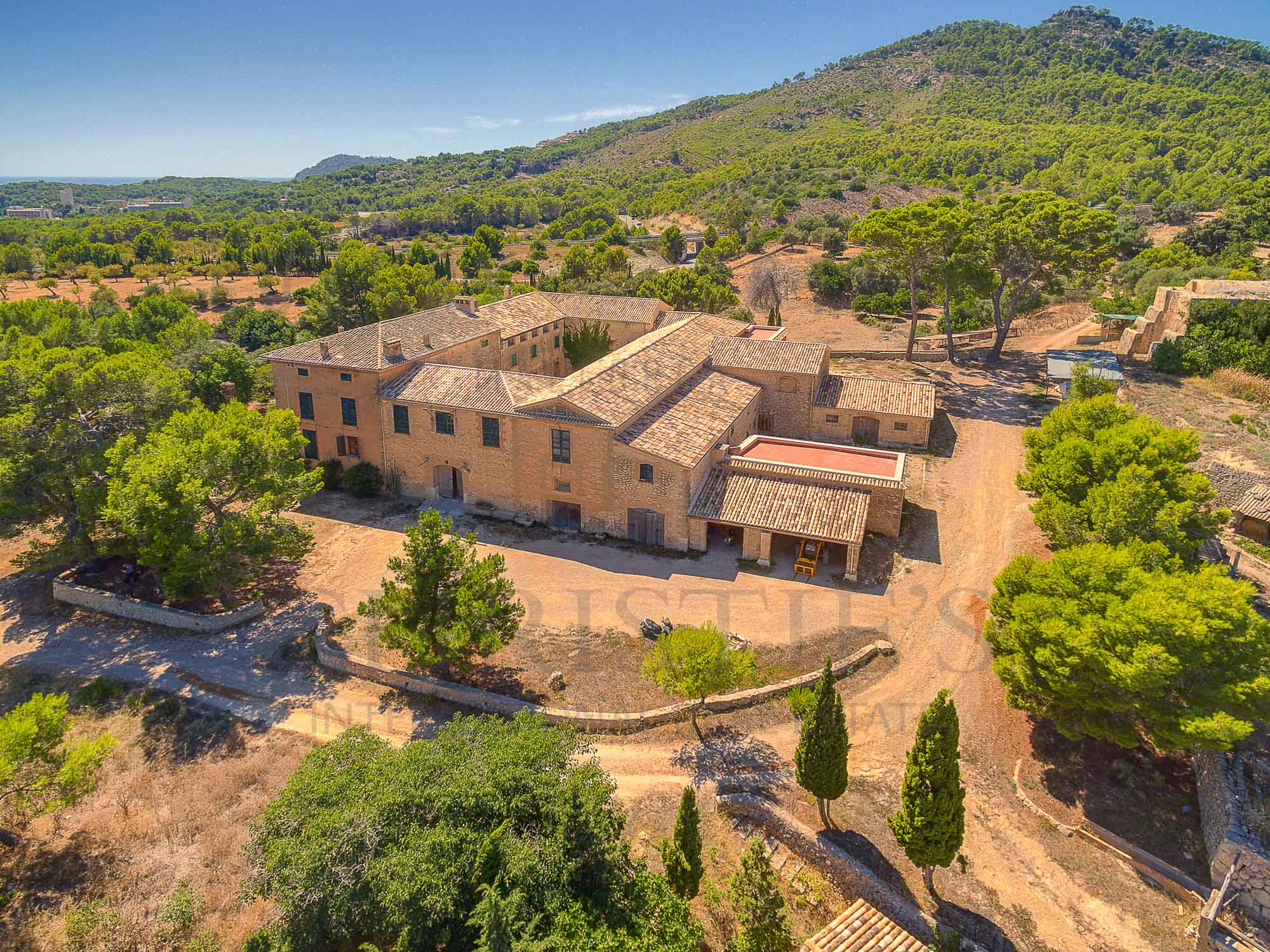 Rustic Mallorca Finca in the southwest with historic oil mill and a lot ...